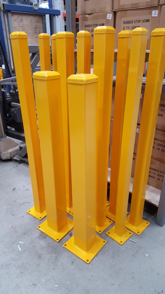 Safety Bollard Steel Square 100x100mm 1000mm long Base 200x200mm Safety ...